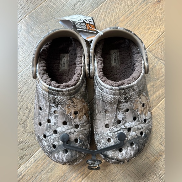 CROCS | Shoes | Crocs Fuzzy Lined Camo Clogs | Poshmark